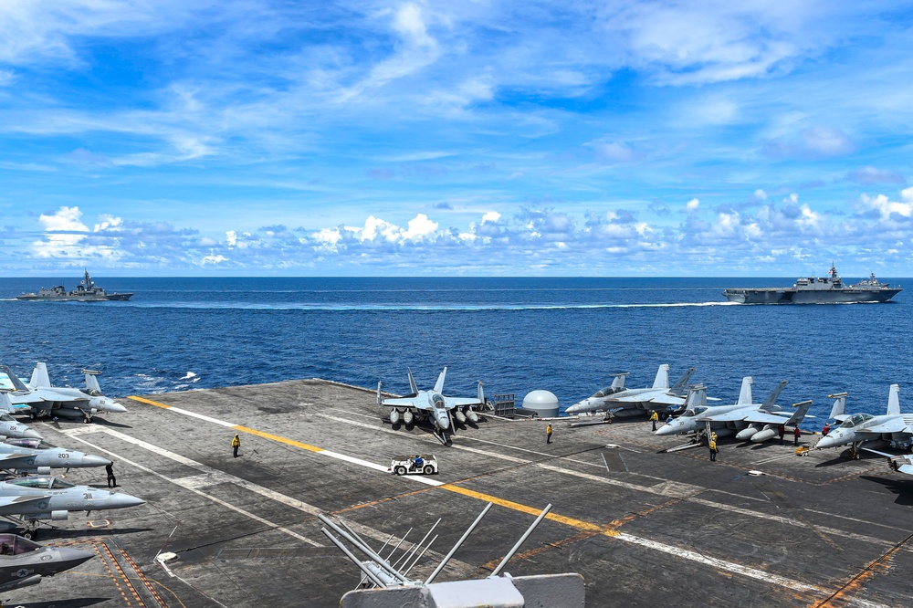 DVIDS - Images - USS Carl Vinson (CVN 70), JMSDF Conduct Bilateral Operations in South China Sea ...