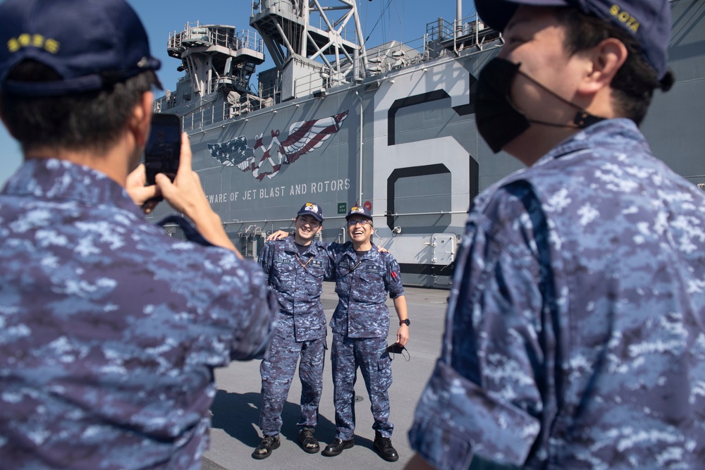 DVIDS - Images - JMSDF sailors get a hands on tour of the forward ...
