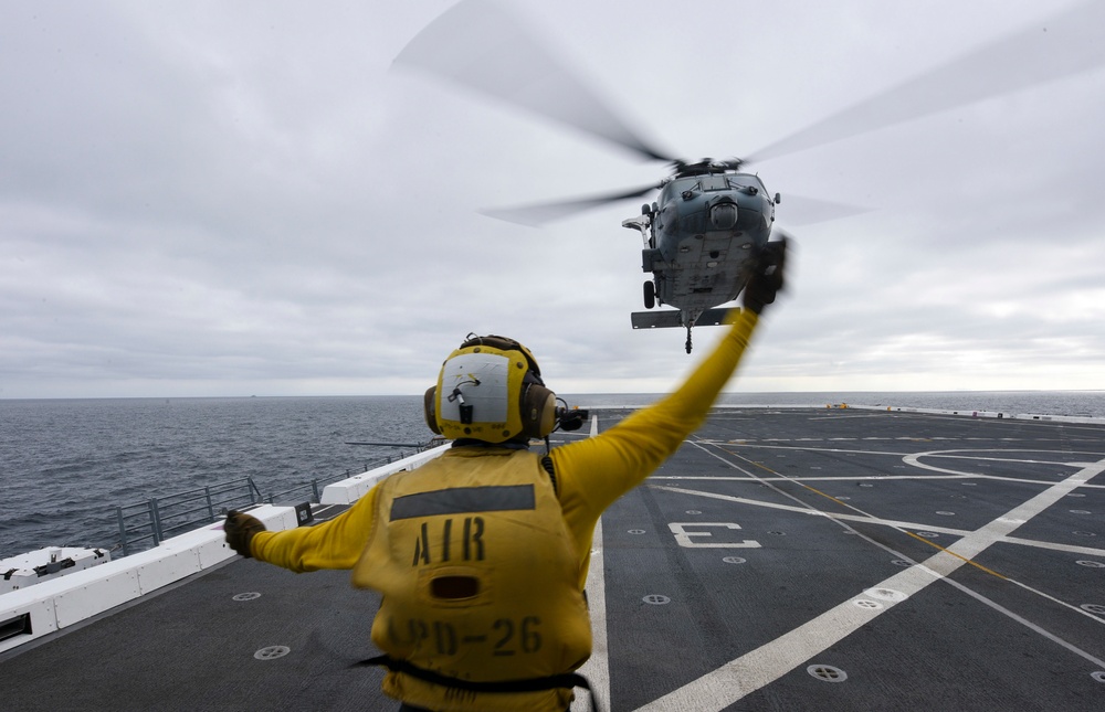 DVIDS - Images - USS John P. Murtha (LPD 26) Flight Quarters [Image 2 of 5]