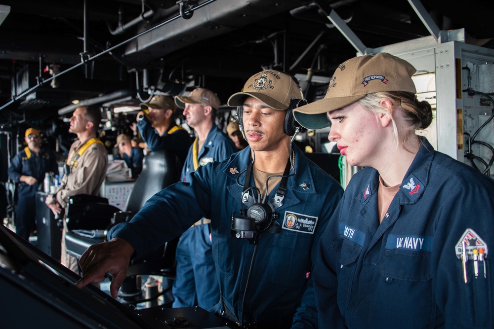 DVIDS - Images - USS Portland (LPD 27) Arrives at Jeddah, Saudi Arabia ...
