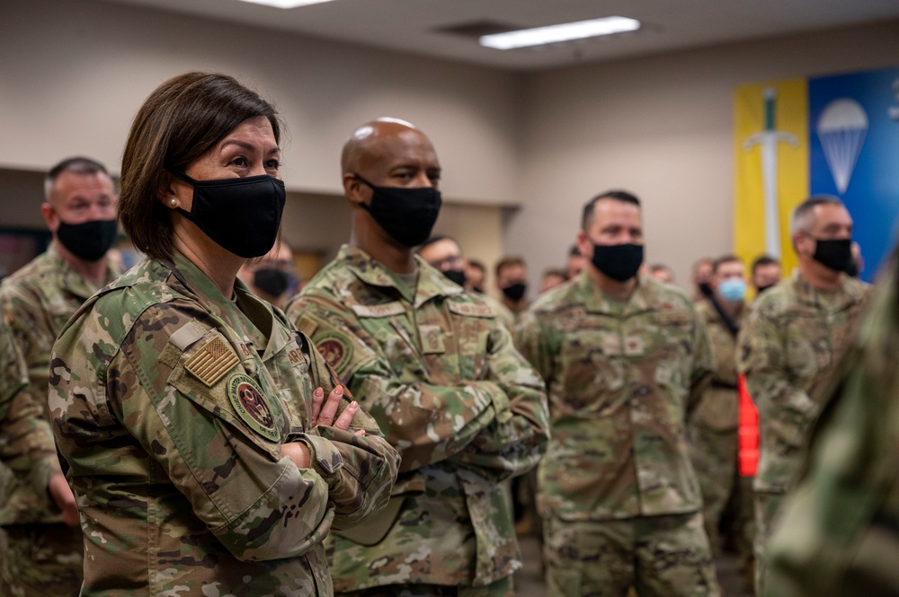 DVIDS - News - CMSAF visits Home of Herk Nation, inspires Total Force ...