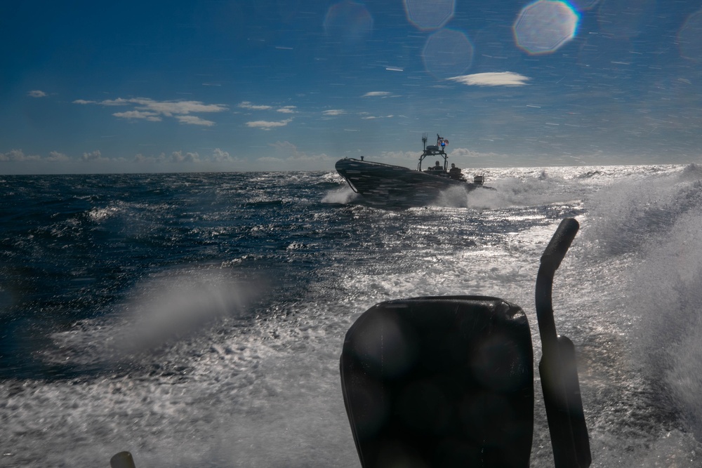 DVIDS - Images - USS Sioux City Coast Guard LEDET Pursue a Simulated Go ...