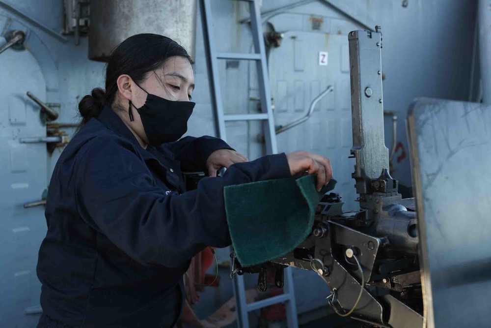 DVIDS - Images - USS Mobile Bay Maintenance [Image 4 of 4]