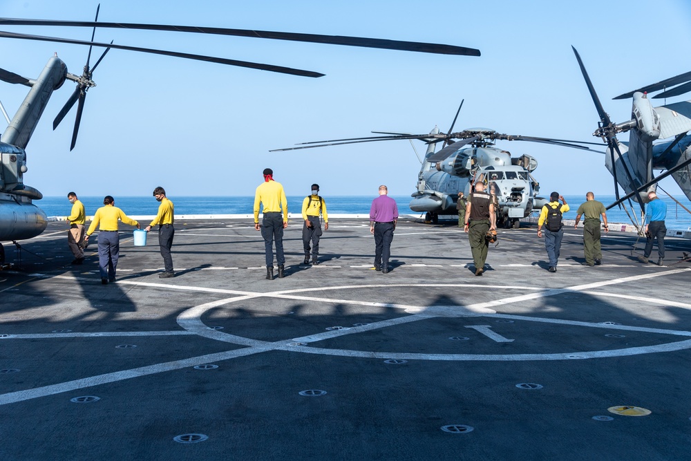 DVIDS - Images - USS Portland (LPD 27) Conducts CH-53E Flight ...
