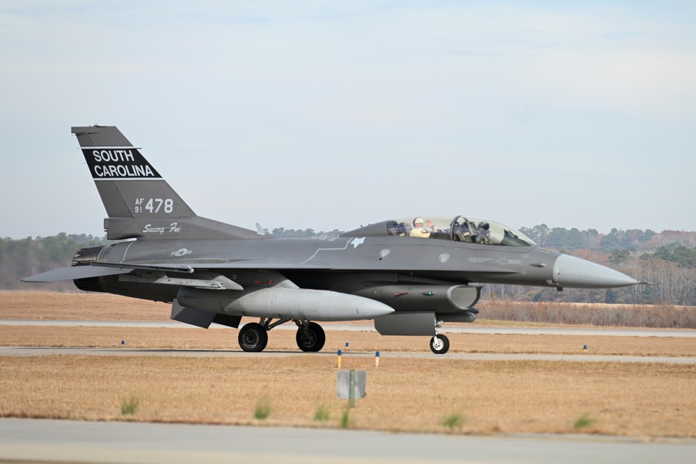 DVIDS - Images - Santa Arrives for 169th Fighter Wing Winterfest 2021 ...