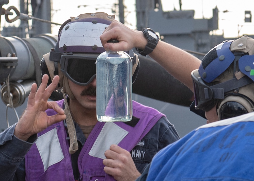 DVIDS - Images - USS Higgins RAS [Image 5 of 6]