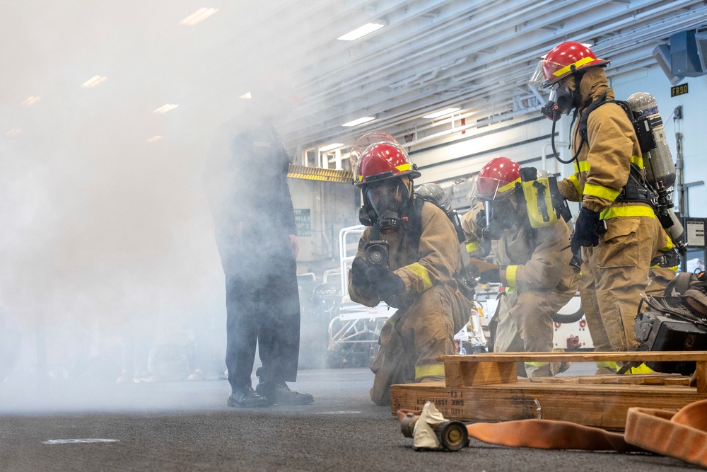 DVIDS - Images - Makin Island Fire Drills [Image 6 of 6]