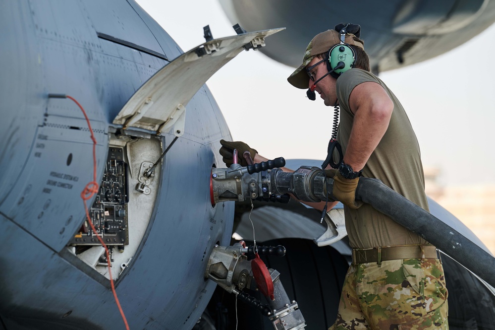 DVIDS - Images - C-17 Globemaster III delivers supplies across the ...