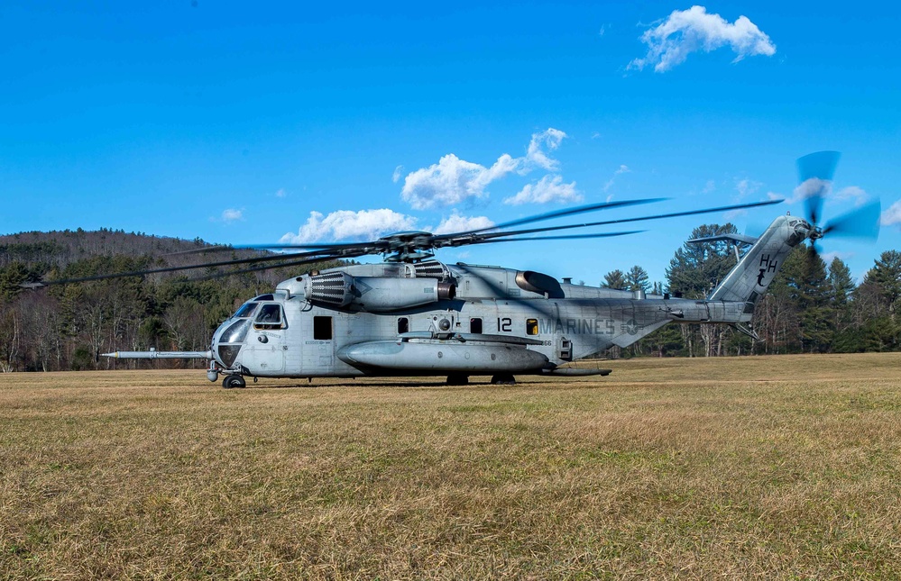 DVIDS - Images - HMH-366 conduct cold-weather training [Image 5 of 10]