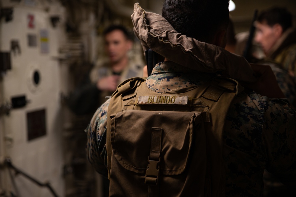 DVIDS - Images - Embassy Reinforcement from USS Arlington [Image 3 of 4]