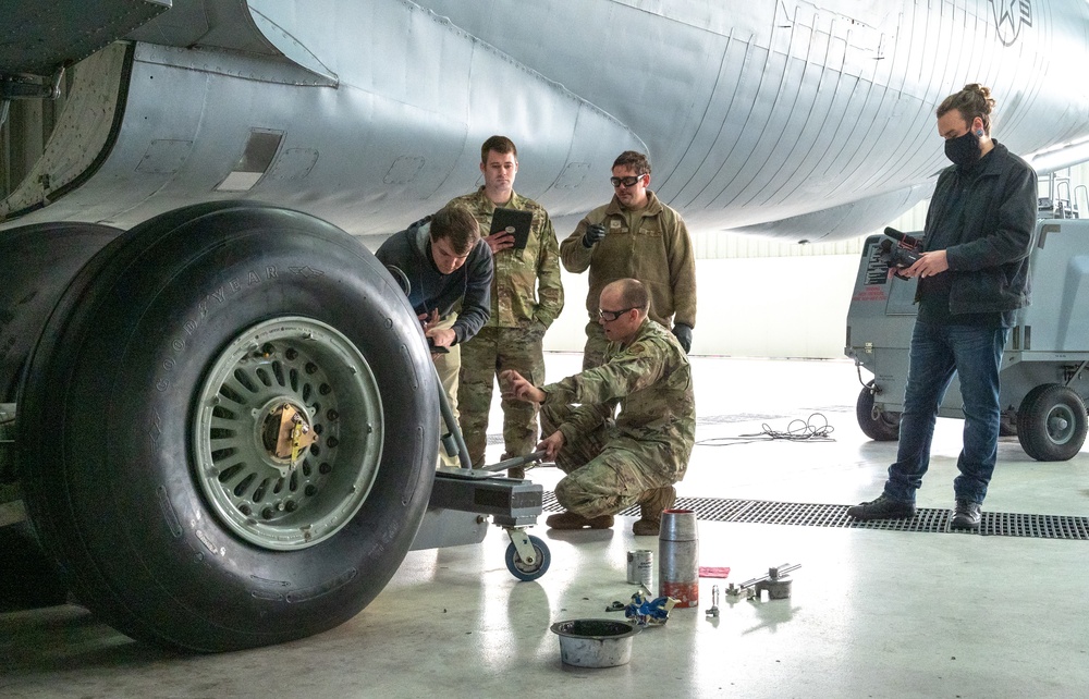 DVIDS - Images - Building a Virtual Refueler [Image 1 of 9]