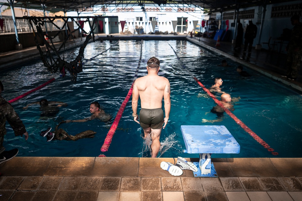 DVIDS - News - East Africa Response Force Trains for Water Survival