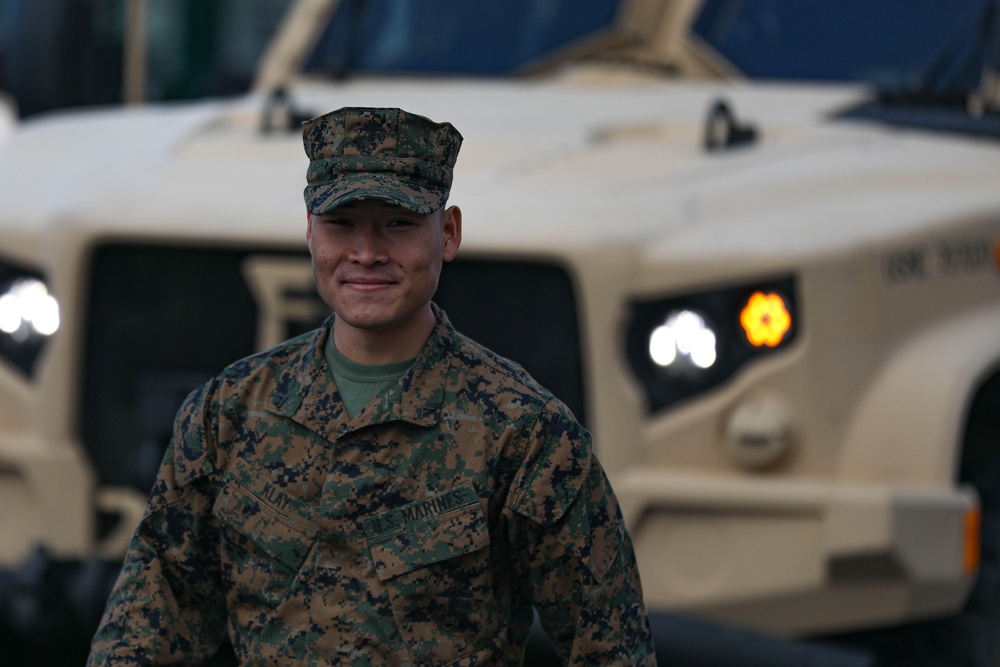 DVIDS - Images - 1st Marine Division Marines participate in Holiday ...