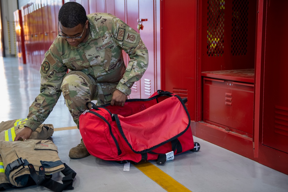 DVIDS - Images - 23 CES conducts life-saving training [Image 1 of 13]