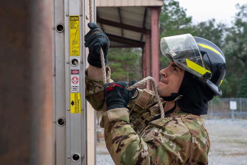 DVIDS - Images - 23 CES conducts life-saving training [Image 13 of 13]