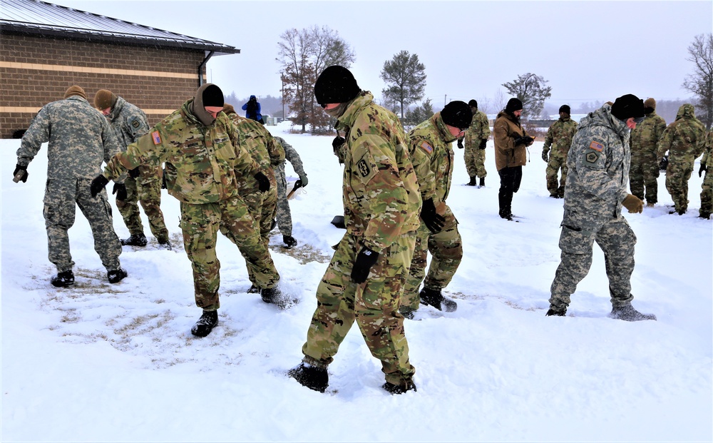 DVIDS - News - Photo Essay: Tent training for Cold-Weather Operations ...