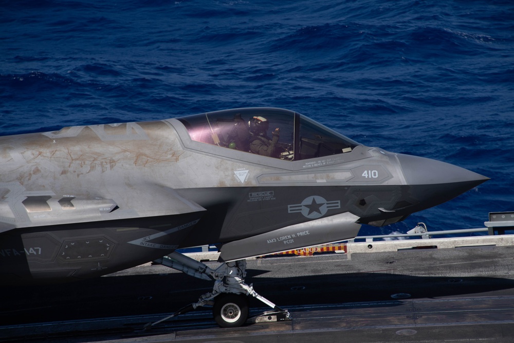 DVIDS - Images - USS Carl Vinson (CVN 70) Conducts Flight Operations in ...