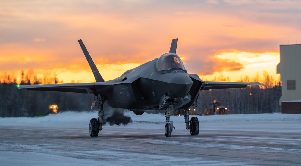 DVIDS - Images - 354th FW generates F-35As during AG 22-1 [Image 1 of 3]