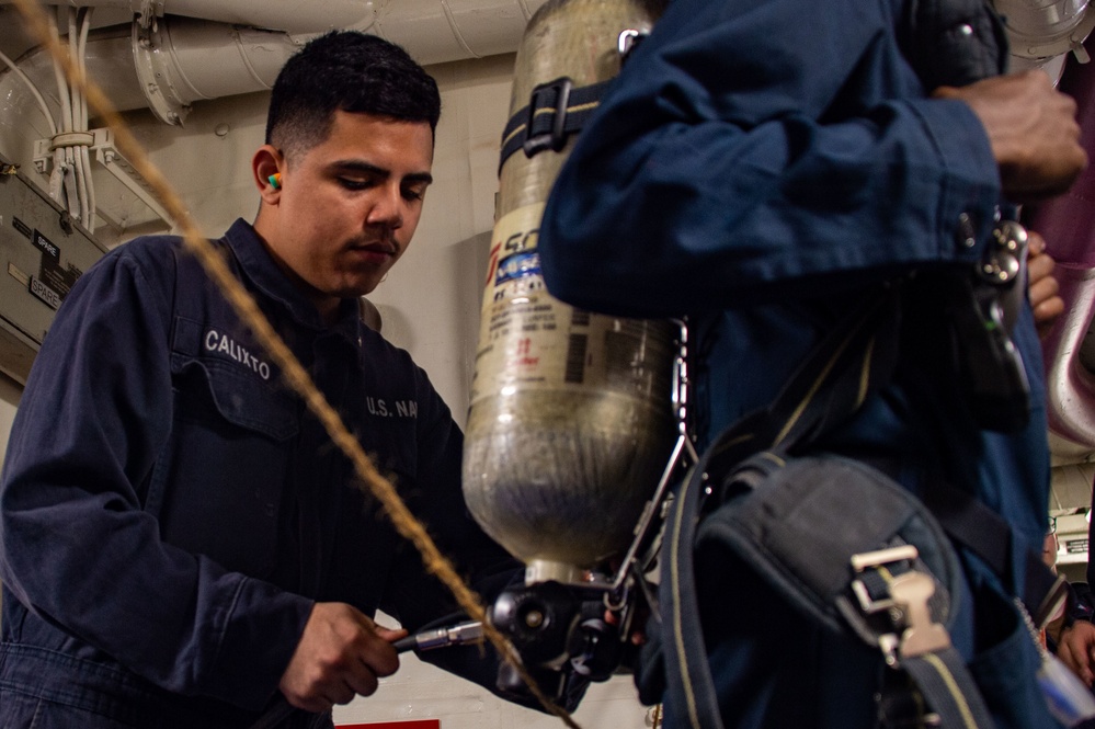 DVIDS - Images - USS Carl Vinson (CVN 70) Sailors Maintain SCBA ...