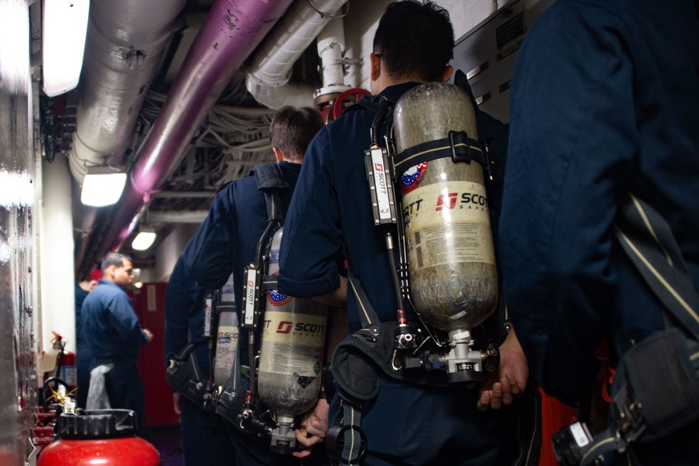 DVIDS - Images - USS Carl Vinson (CVN 70) Sailors Maintain SCBA ...