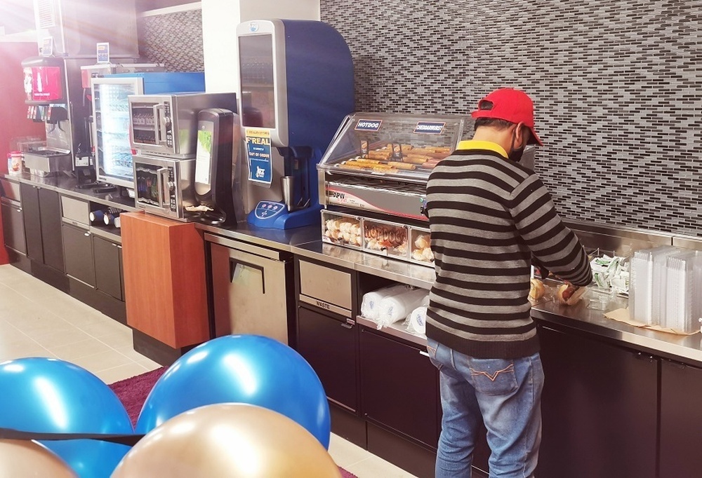 DVIDS - Images - NEX Bahrain opens new food bar at ISA Air Base [Image ...