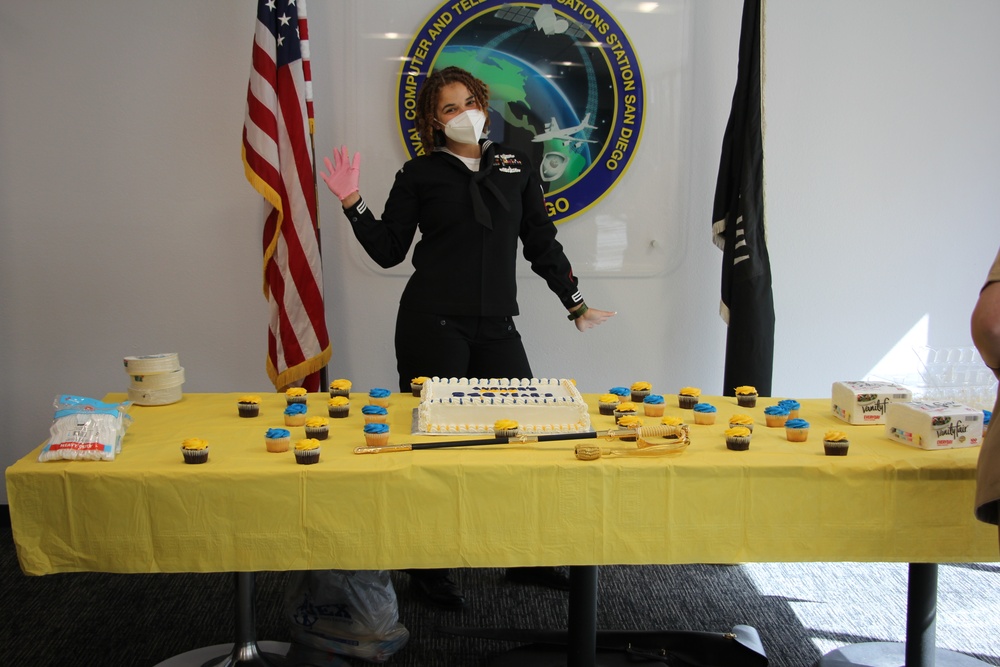 DVIDS - Images - Navy's 246th Birthday Celebration [Image 6 of 16]