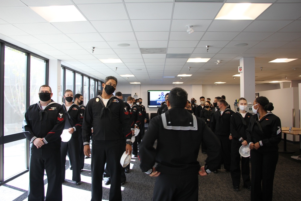 DVIDS - Images - Navy's 246th Birthday Celebration [Image 13 of 16]