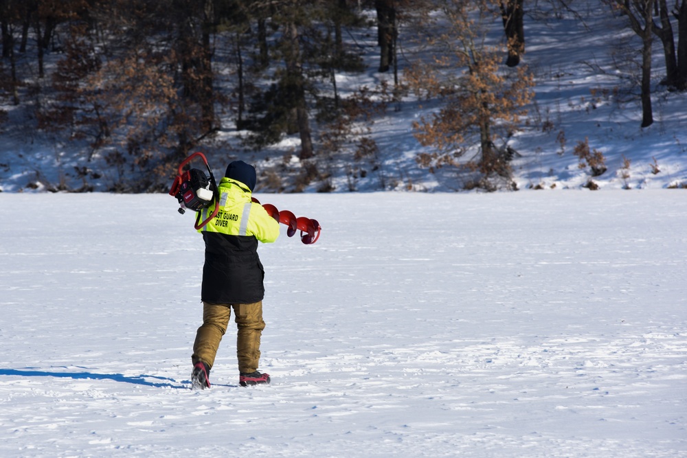 DVIDS - Images - Cold Water Ice Diving Course [Image 3 of 6]