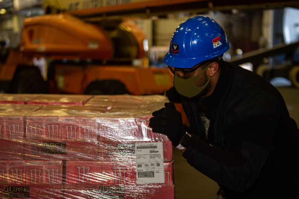 DVIDS - Images - USS Ronald Reagan (CVN 76) Stores Onload [Image 13 of 27]