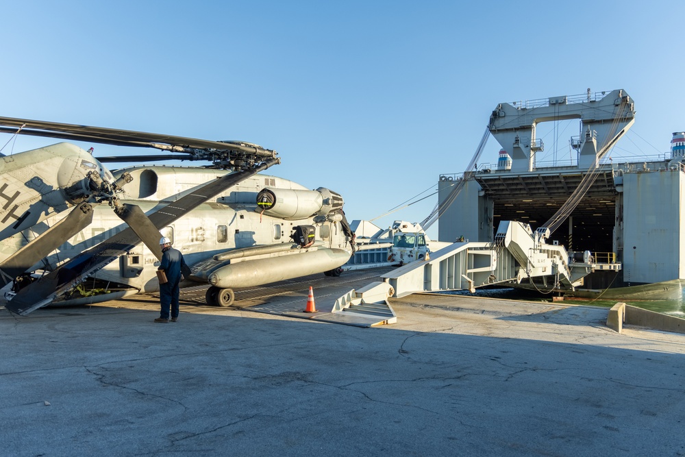 DVIDS - Images - 2nd LSB Conducts Embarkation Operations [Image 8 of 9]