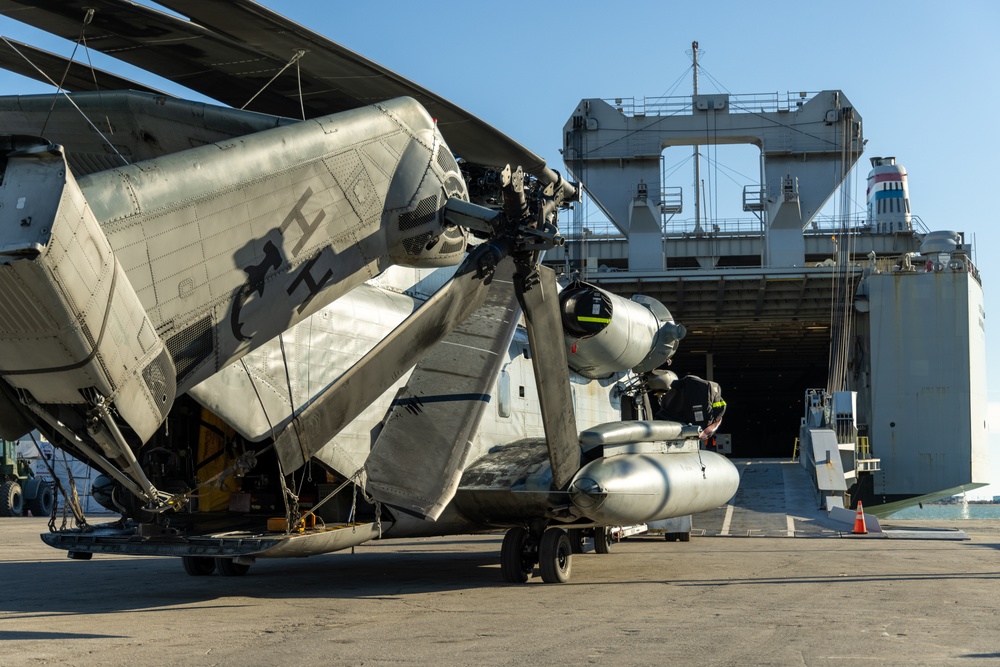 DVIDS - Images - 2nd LSB Conducts Embarkation Operations [Image 6 of 9]