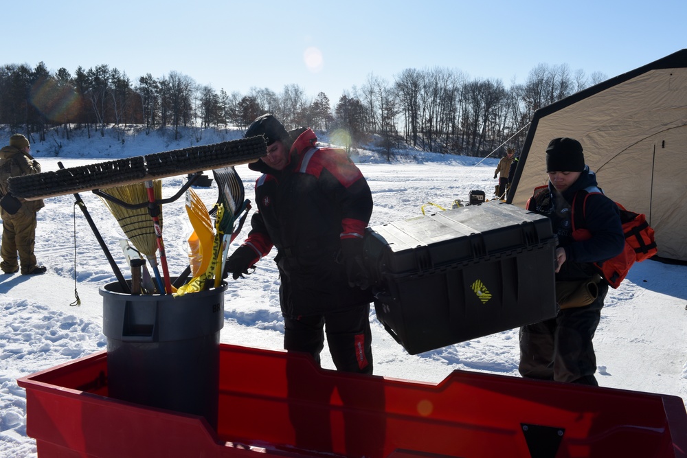 DVIDS - Images - Cold Water Ice Diving Course [Image 21 of 22]
