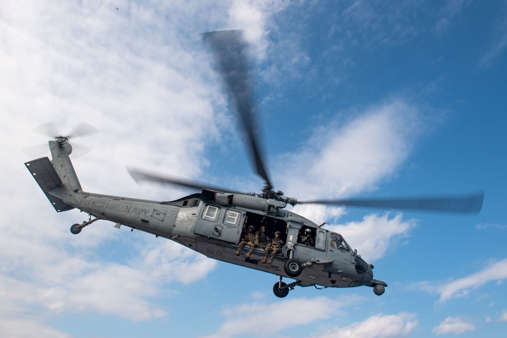DVIDS - Images - USS America (LHA 6) Conducts Helicopter Raid During ...