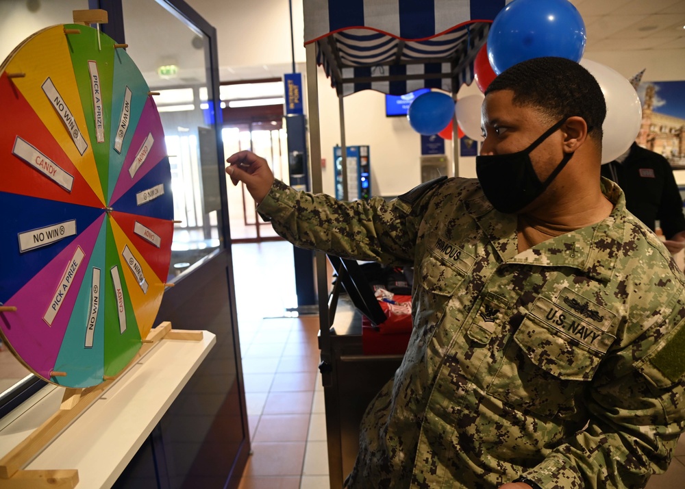 DVIDS - Images - USO Sigonella celebrates USO's 81st Birthday [Image 5 ...