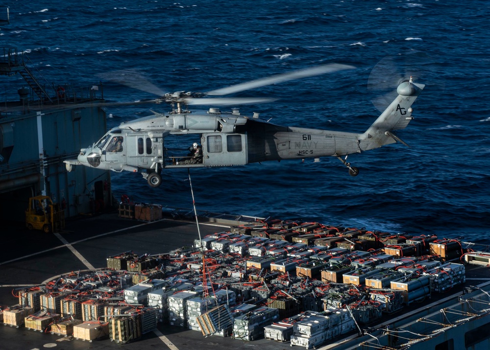DVIDS - Images - USS George H.W. Bush Receives Ammunition [Image 4 of 7]