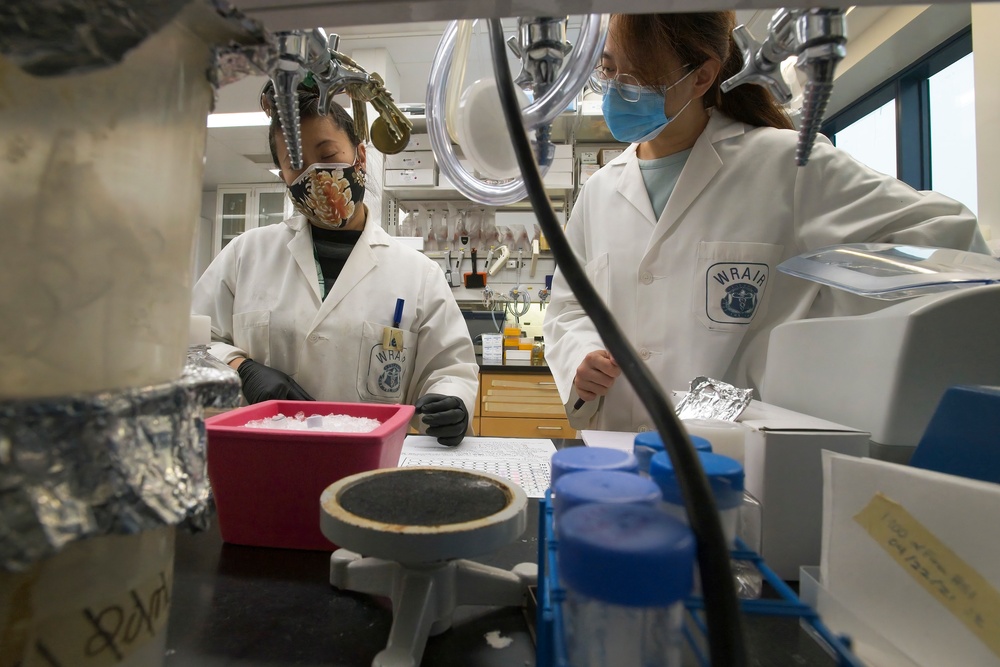 DVIDS - Images - NMRC’s Deployment Associated Infections Division (DAID ...