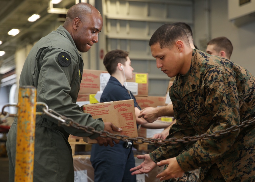 DVIDS - Images - Abraham Lincoln conducts a RAS with Alan Shepard ...