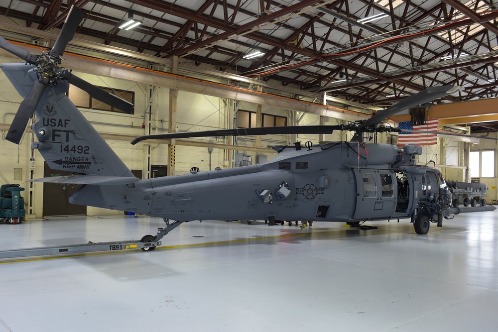 DVIDS - Images - 41st RGS breaks barriers with first HH-60W fold [Image ...