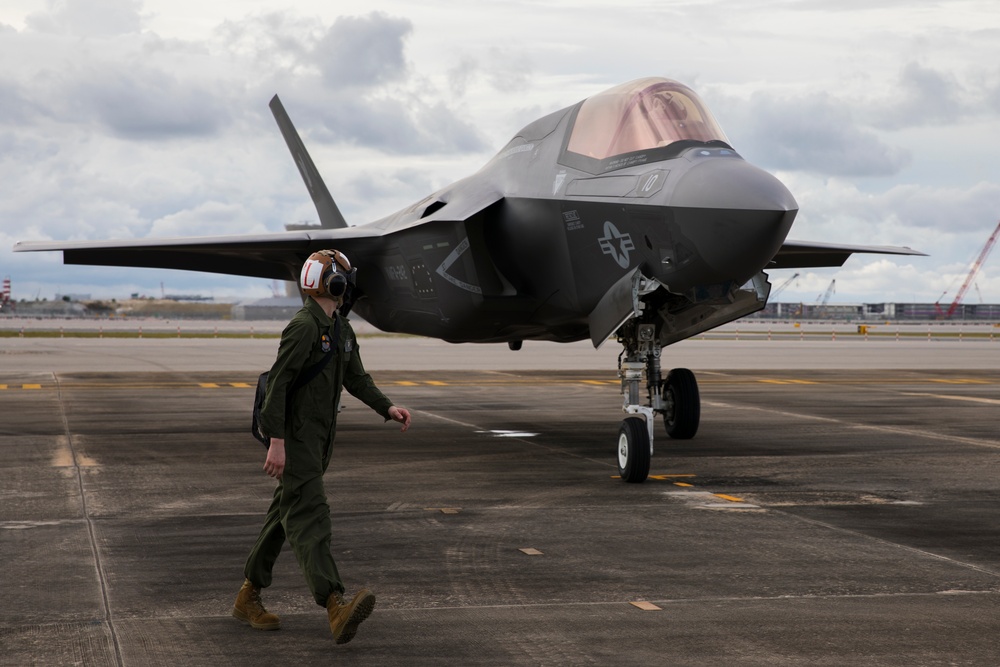 DVIDS - Images - VMFA-242 arrives for Singapore Airshow 2022 [Image 4 of 9]