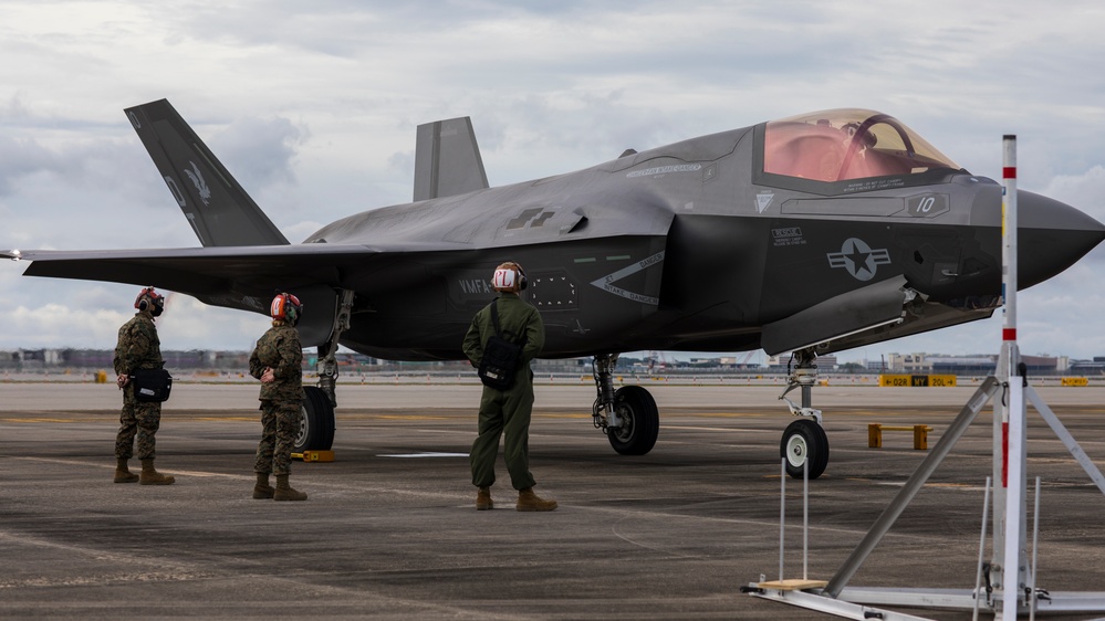 DVIDS - Images - VMFA-242 arrives for Singapore Airshow 2022 [Image 7 of 9]