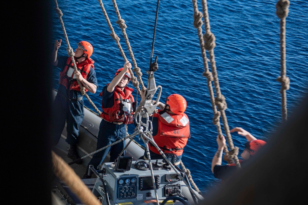 DVIDS - Images - Sailors Raise RHIB [Image 3 of 12]