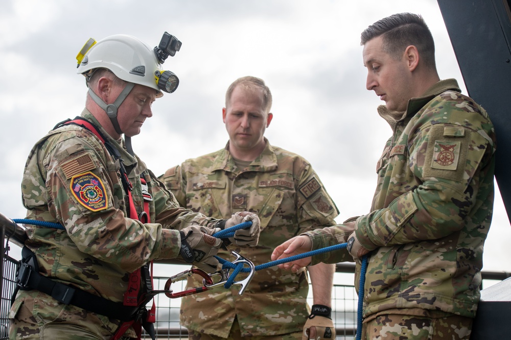 DVIDS - Images - Liberty Wing Fire Department rappels into training ...