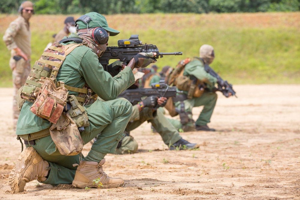 DVIDS - Images - French and Côte d'Ivoire practice marksmanship [Image ...
