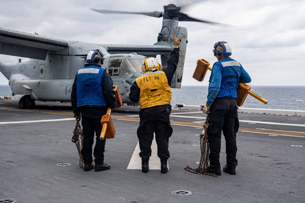 DVIDS - Images - USS America Conducts Flight Ops. [Image 1 of 6]