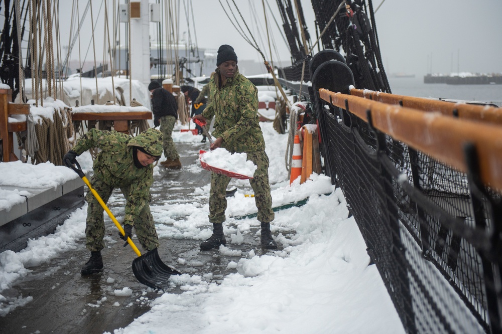 DVIDS - Images - USS Constitution Sailors shovel snow [Image 2 of 4]