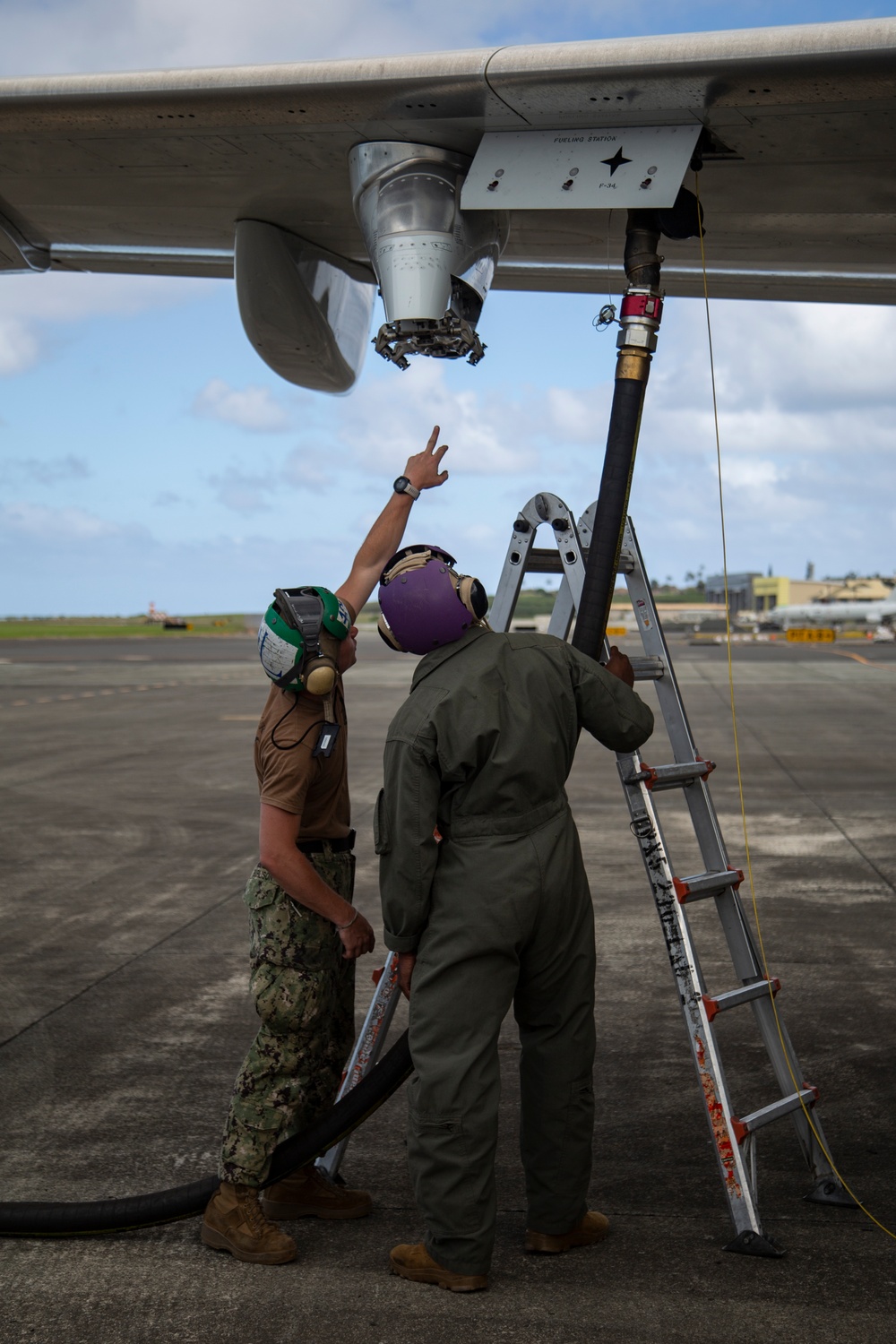 DVIDS - Images - MWSS-174 Performs a Refueling of a U.S. Navy P-8 ...