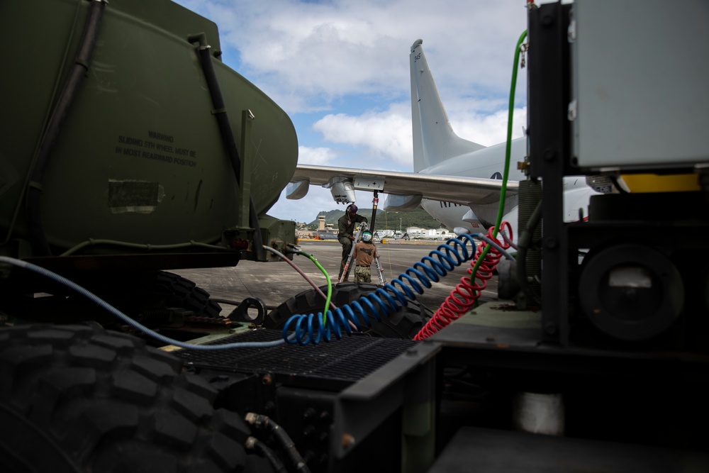 DVIDS - Images - MWSS-174 Performs a Refueling of a U.S. Navy P-8 ...
