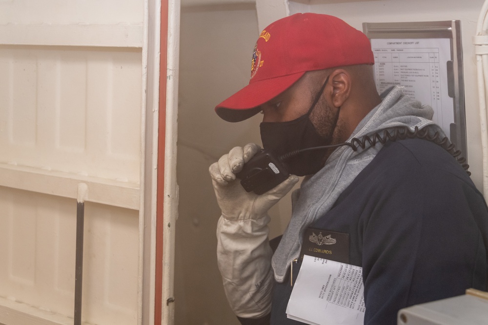 DVIDS - Images - USS Portland (LPD 27) Damage Control Training [Image 2 ...