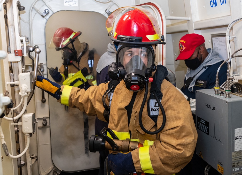 DVIDS - Images - USS Portland (LPD 27) Damage Control Training [Image 6 ...