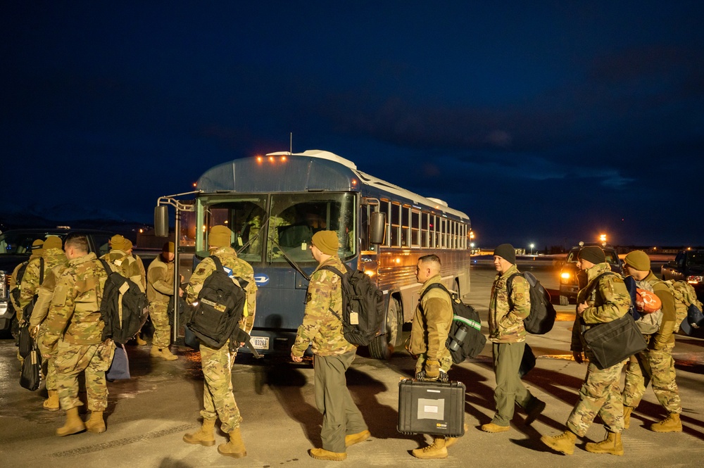 DVIDS - Images - 180th Fighter Wing arrives at JBER for AE22 [Image 4 of 4]